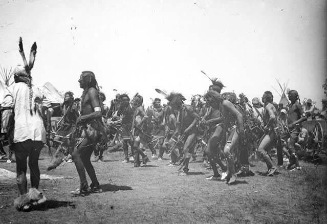 WELCOME TO GENDER-FREE DANCING! A Historical Perspective - FolkWorks