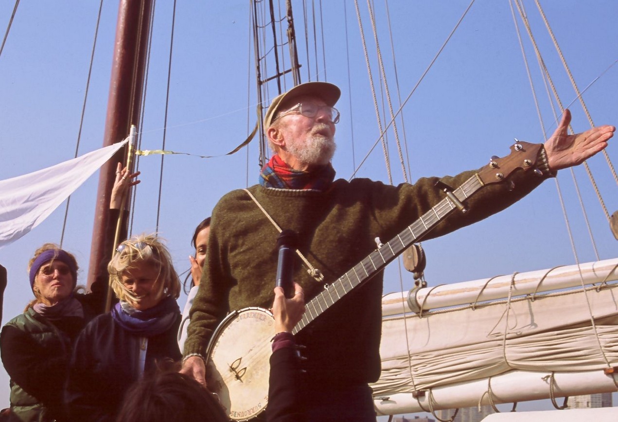 The Sloop Clearwater - FolkWorks
